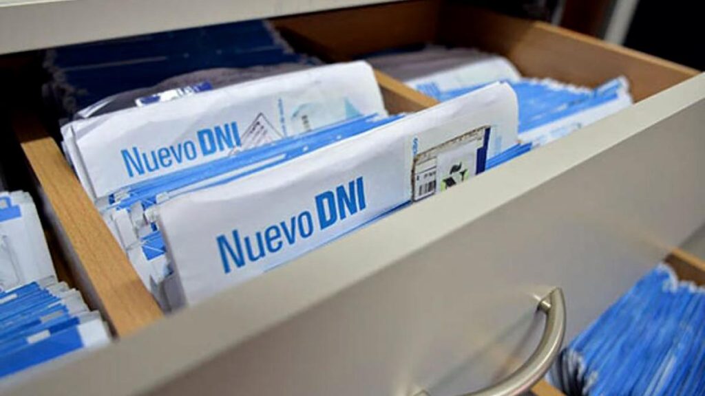 El Renaper lanzó el nuevo DNI electrónico con chip y código QR | El ...
